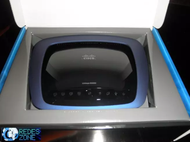 Abubuwan Abubuwan Akwatin Cisco Linksys E3000