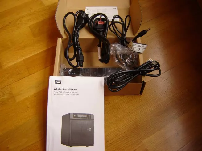 Sentinel DX4000 Box Contents Buka