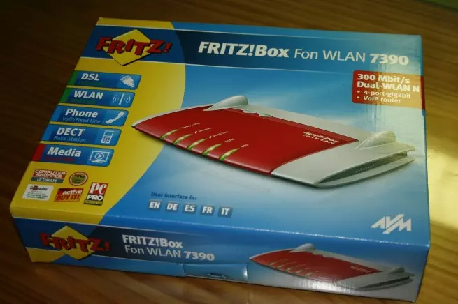 Шарҳи қуттии FRITZ!Box Fon WLAN 7390