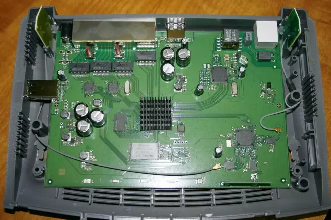 FRITZBox WLAN 3370: Dib u eegida ADSL2+/VDSL iyo router dhexdhexaad ah oo wata 450Mbps dual-band Wi-Fi N 25311_18