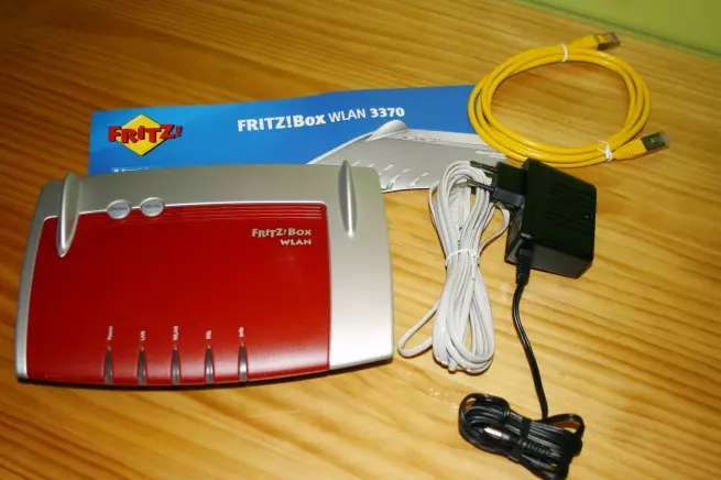 FRITZ!Box WLAN 3370 տուփի պարունակությունը