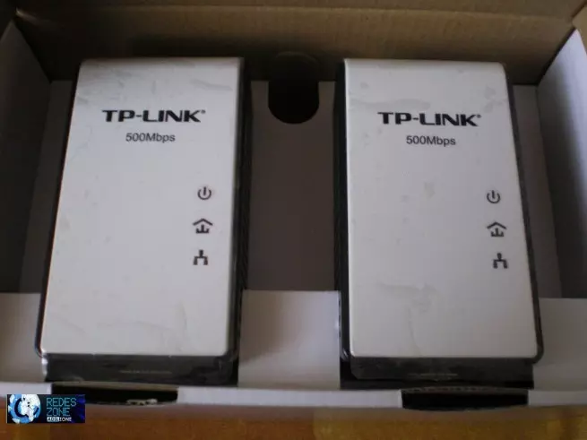 TP-Link TL-PA511 PLCs waxay ku yaalliin sanduuqa