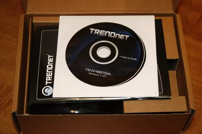 TRENDnet TEW-687GA Case Inside
