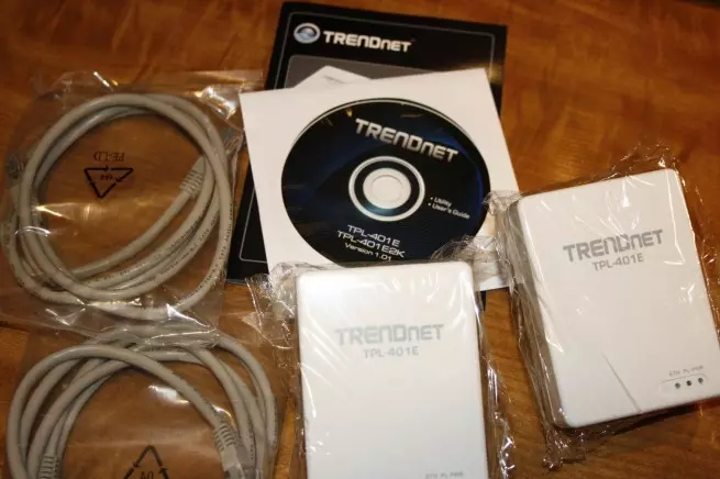 TRENDnet TPL-401E বক্স সামগ্রী