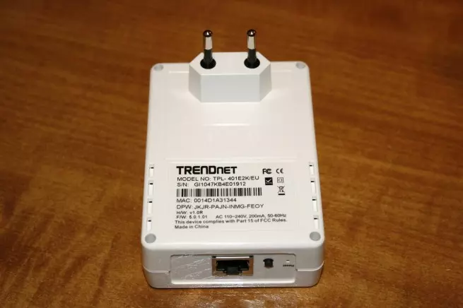 Πίσω όψη των TRENDnet TPL-401E PLC