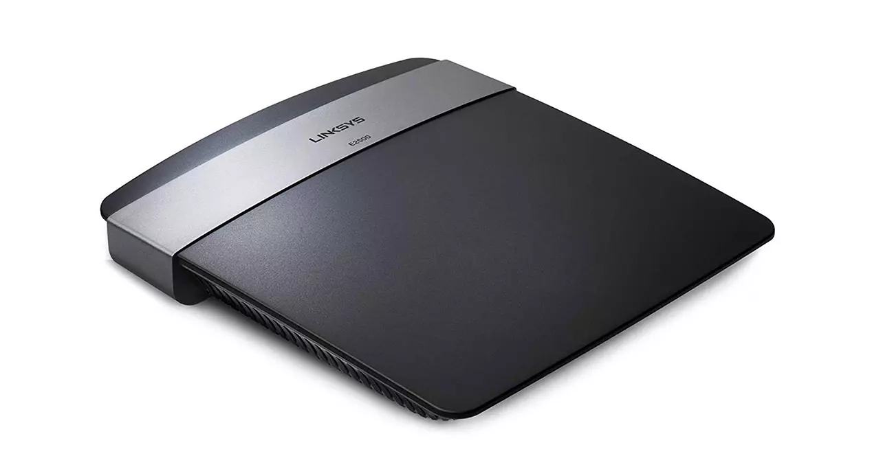 Cisco Linksys E2500: Analisis router netral iki Fast Ethernet lan Wi-Fi N kanthi dual band simultan ing 300Mbps