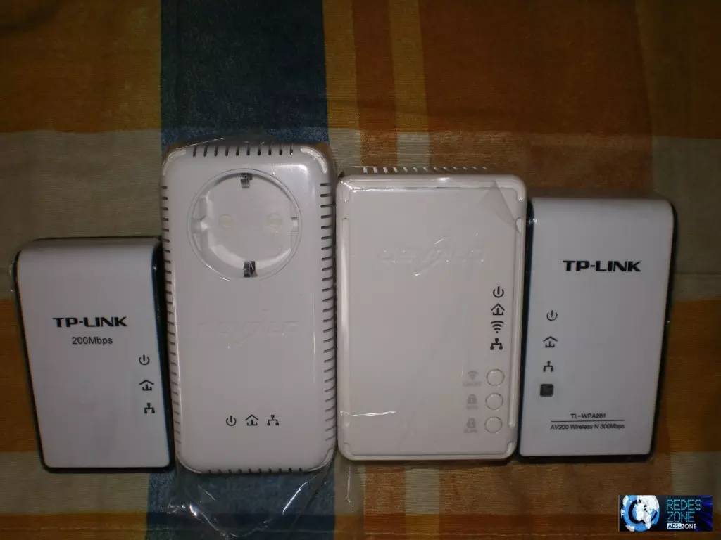 Uphononongo lwe Devolo dLan AV Wireless N PLCs