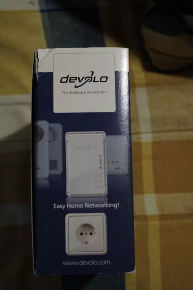 Devolo dLan200 Av Wireless N PLC ボックスの側面