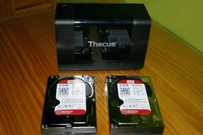 I-Thecus N2310: Ukubuyekezwa kwale NAS enama-hard drive bays ama-2 25357_31