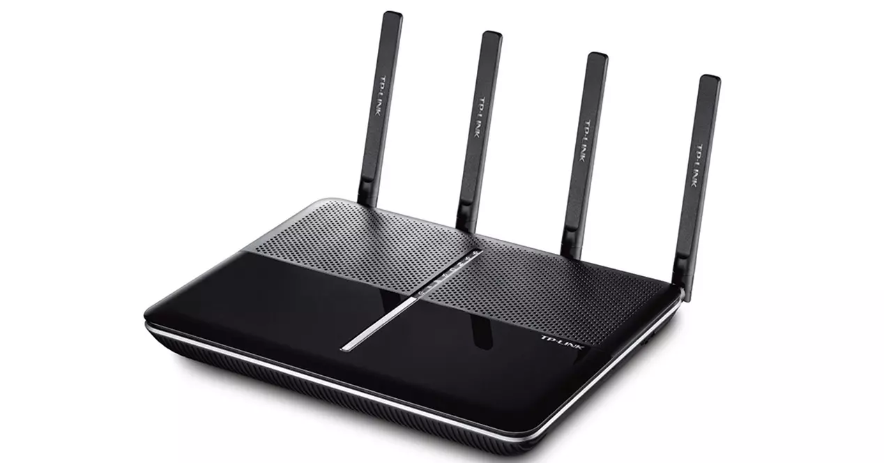 TP-LINK Archer C2600: Adolygiad o'r llwybrydd Wi-Fi band deuol AC2600 hwn 25369_1