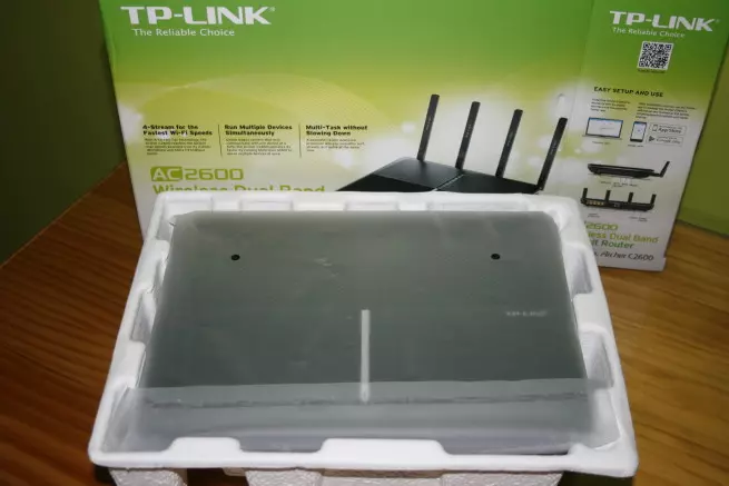 Sa sulod sa kahon sa TP-LINK Archer C2600