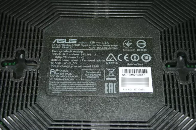 ASUS EA-AC87: Analisis sasak ieu sareng AP nganggo Wi-FI AC1800 sareng Gigabit Ethernet 25382_24