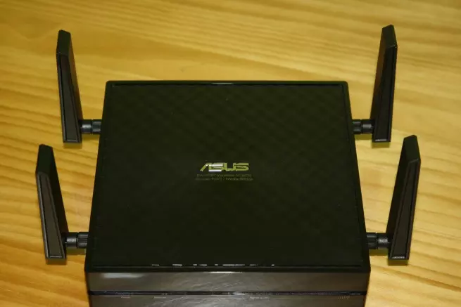 ASUS EA-AC87: Kuwunika kwa mlatho uwu ndi AP yokhala ndi Wi-FI AC1800 ndi Gigabit Ethernet 25382_25