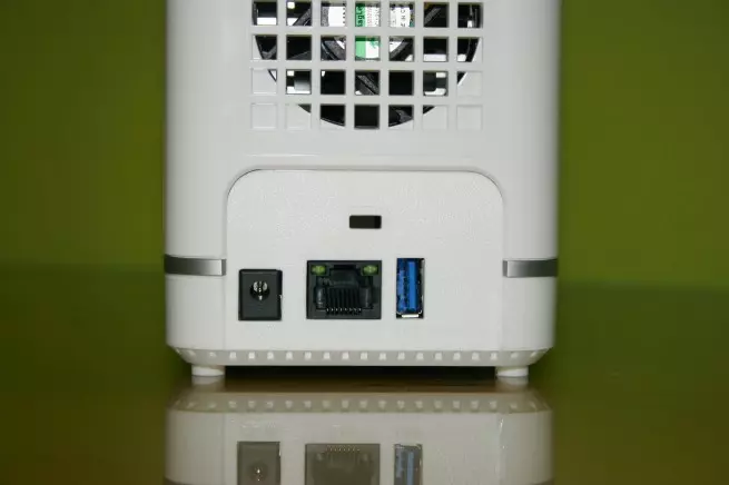 Dîtina girêdanên D-Link DNS-327L