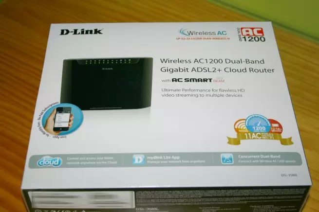 D-Link DSL-3580L қорапшасының алдыңғы көрінісі