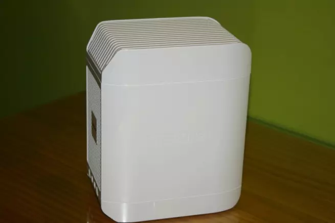 TRENDnet TN-200 Left Side View