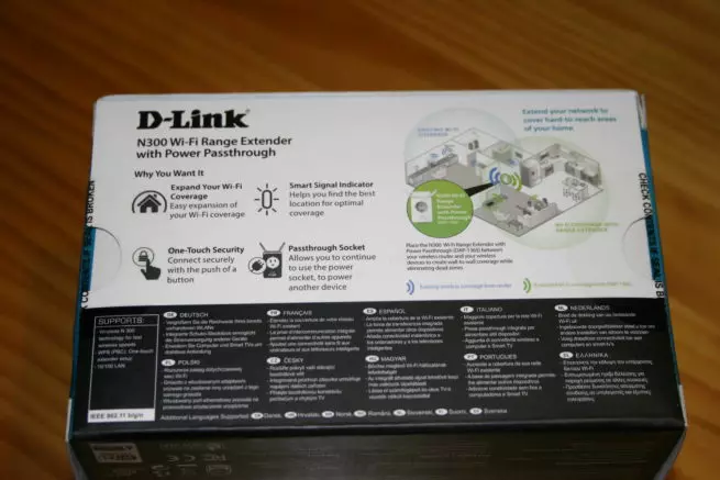 Bagsiden af D-Link DAP-1365 Wi-Fi repeater-boksen