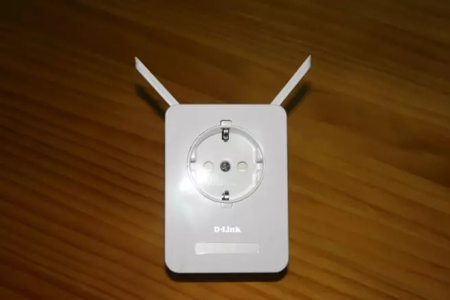 Rozmístitelné antény D-Link DAP-1365 Wi-Fi Repeater