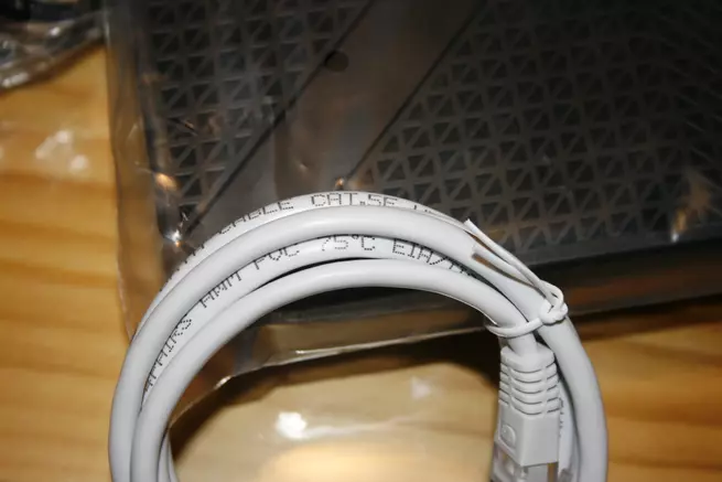 Kabloya torê ya Cat5e Ethernet ji bo routerê TP-Link Archer C3200