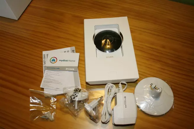 D-Link DCS-8200LH IP Camera Box Zamkatimu