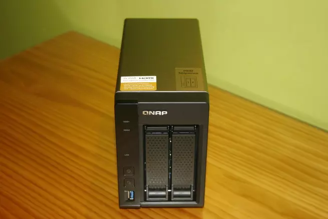 Mặt trước NAS QNAP TS-253A