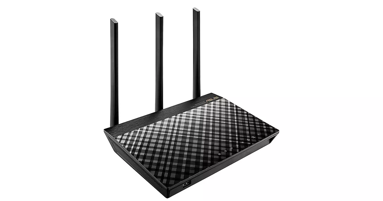 ASUS RT-AC66U B1: Wi-Fi AC1750 ilə bu yeni marşrutlaşdırıcının təhlili 25422_1