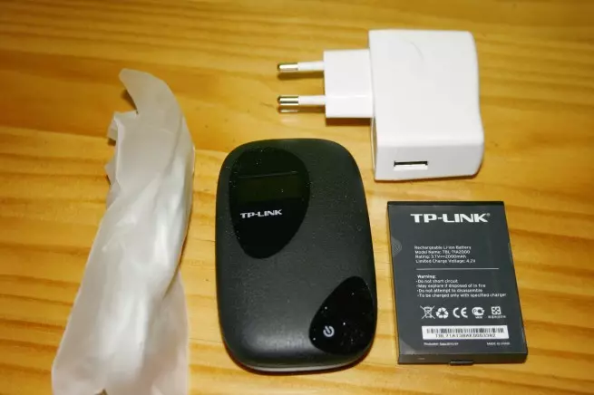 Todos os acessórios para o roteador 3G TP-Link M5350