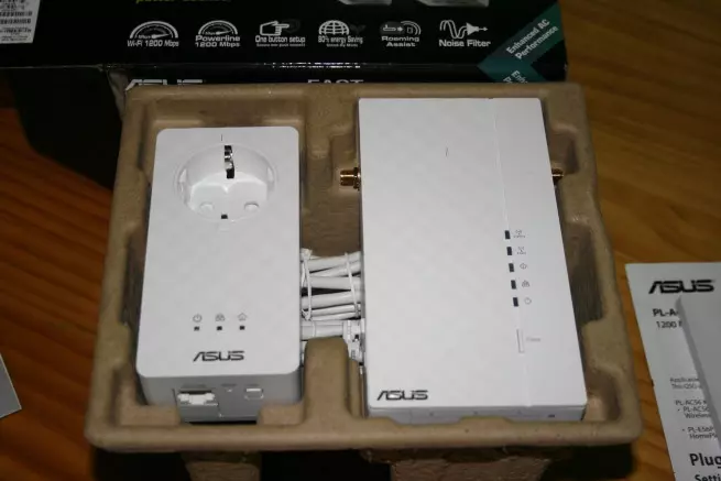 පෙට්ටිය ඇතුළත ASUS PL-AC56 PLC