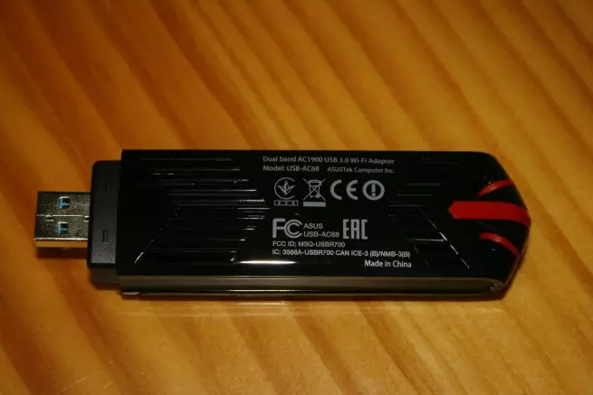 ASUS USB-AC68 WiFi קאָרט