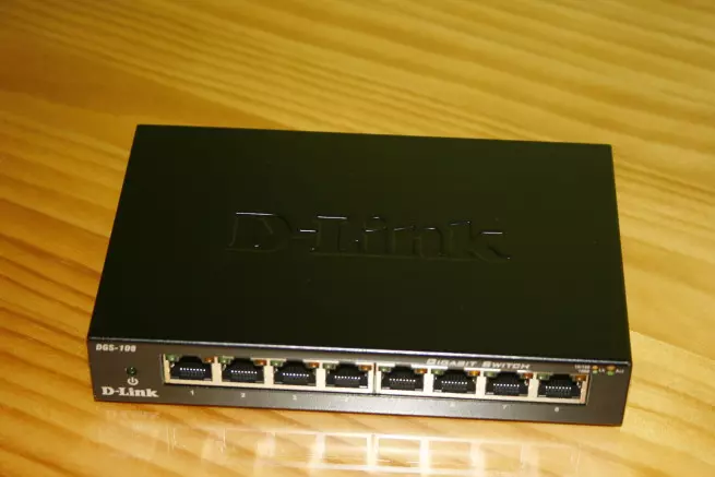 D-Link DGS-108 -kytkin ulkopuolelta