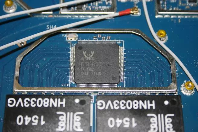 Chipset διακόπτη Gigabit ουδέτερου δρομολογητή ASUS BRT-AC828