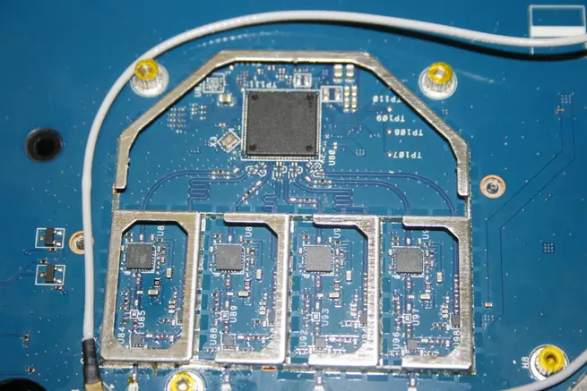 华硕 BRT-AC828 中性路由器 2.4GHz 频段芯片组专区