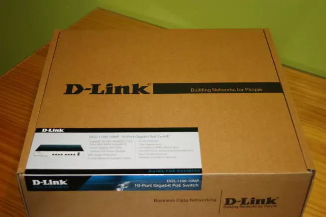 D-Link DGS-1100-10MP Switch Box ທາງໜ້າ