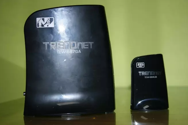 TRENDnet TEW-684UB การเปรียบเทียบขนาด