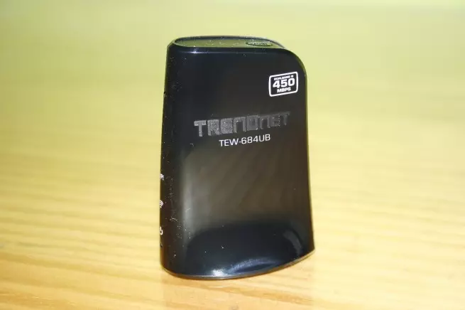 TRENDnet TEW-684UB ด้านหน้า