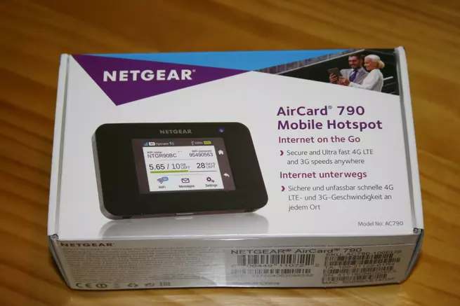 NETGEAR AirCard AC790 didelio našumo MiFi 4G dėklas priekyje