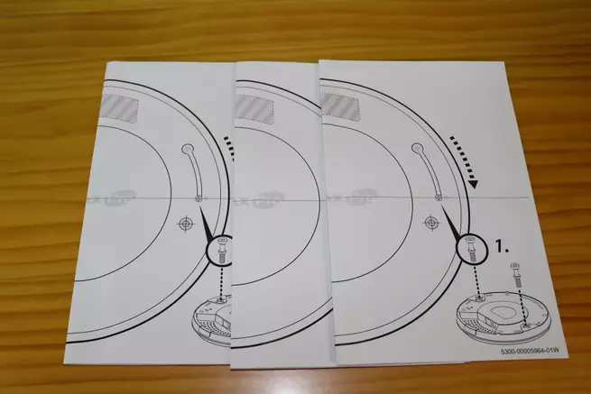 Zubehör zur Befestigung des Edimax Office 1-2-3 an der Decke oder Wand