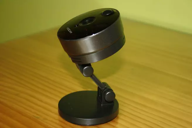 Right side of the Foscam C1 IP camera