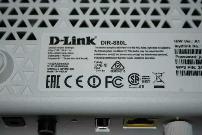 D-Link DIR-880L AC1900: Onínọmbà ti AC yii, Gigabit ati USB 3.0 Wi-Fi olulana 25499_23