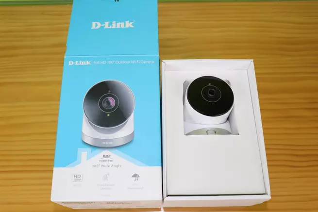 All'interno della telecamera IP D-Link DCS-2670L