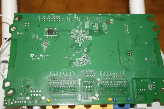 Back of the Edimax EW-6478AC V2 router board