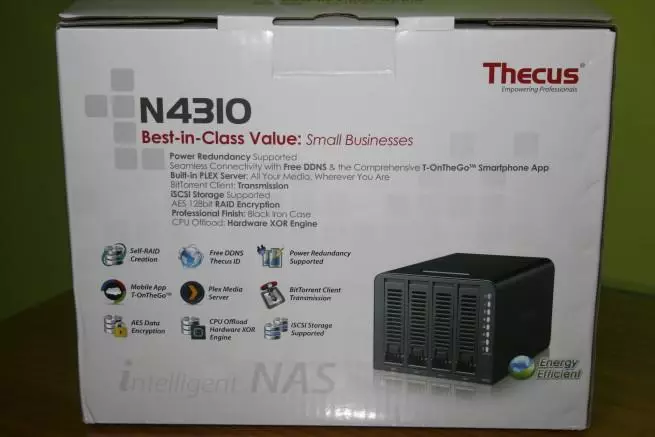 Thecus N4310 NAS'ın Arkası