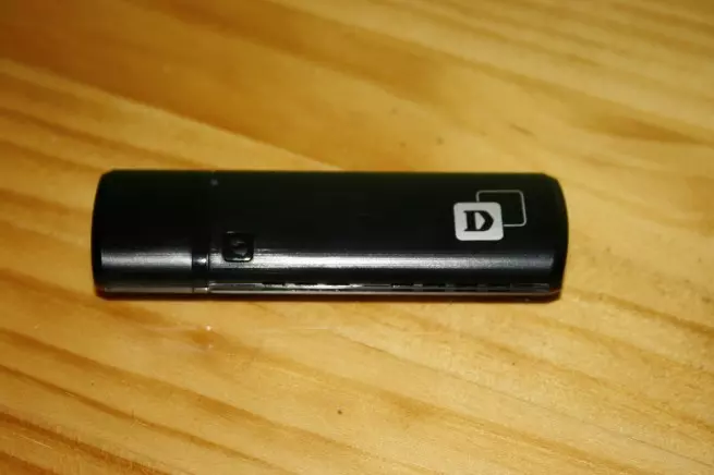 Framifrån av D-Link DWA-182