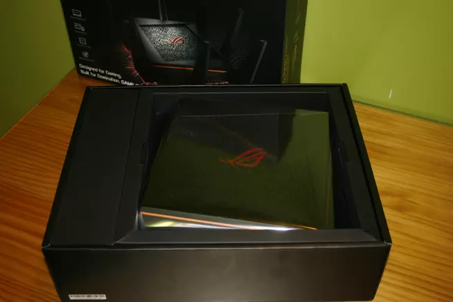 ASUS GT-AC5300 උදාසීන අධි-ක්‍රියාකාරී රවුටරය පරිපූර්ණව ආරක්ෂිතයි