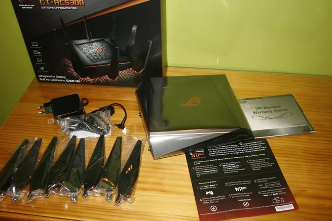 ASUS GT-AC5300 Gaming Router Box අන්තර්ගතය