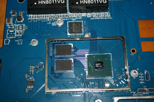 Memori CPU dan RAM dari router netral ASUS GT-AC5300