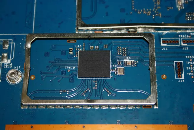 Broadcom BCM4366EKMMLG Wi-Fi chipset duba daki-daki