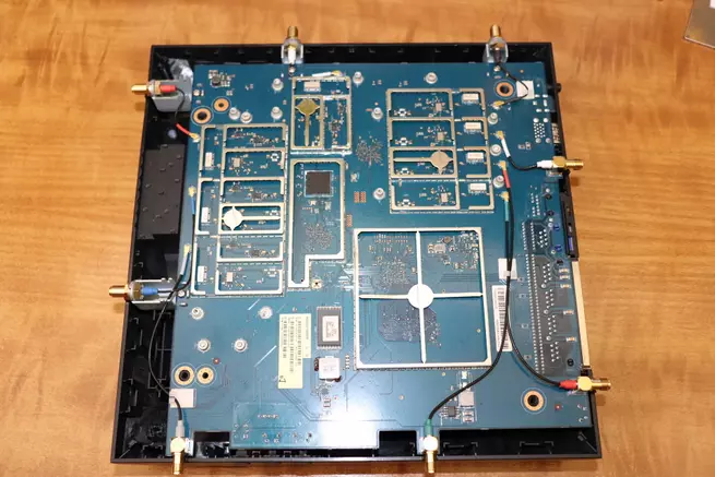 Internal components of the ASUS ROG Rapture GT-AX11000 router in detail