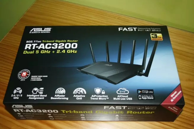 ASUS RT-AC3200: ಈ ಟ್ರೈ-ಬ್ಯಾಂಡ್ Wi-Fi AC3200 ರೂಟರ್ನ ಆಳವಾದ ವಿಶ್ಲೇಷಣೆ 25551_3