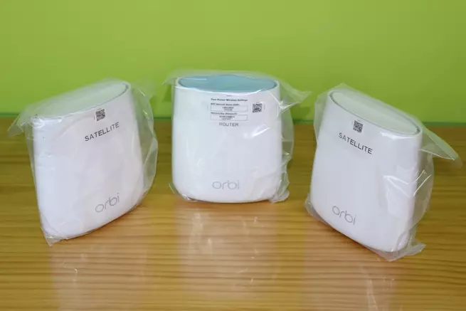 Meet the three perfectly protected nodes of the NETGEAR Orbi RBK23